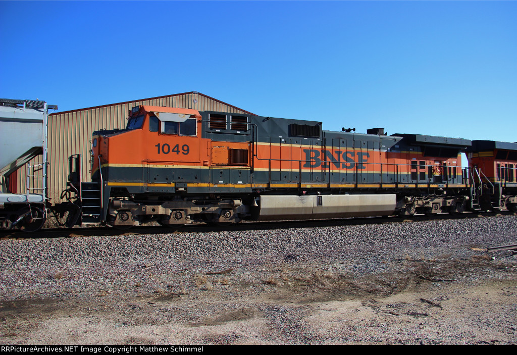 BNSF 1049